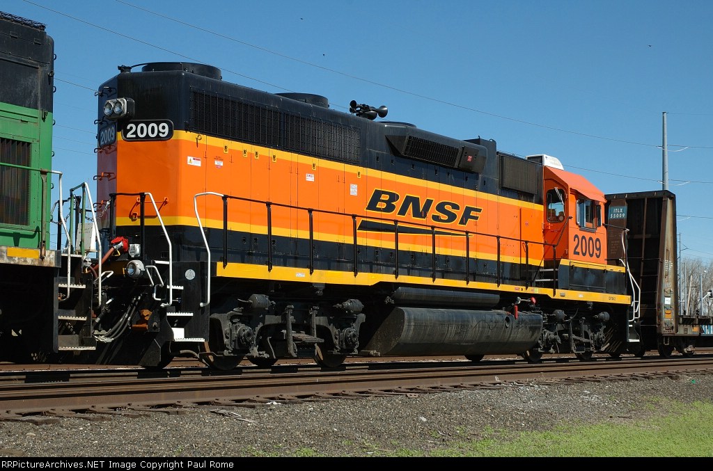 BNSF 2009, GP38-2 NRE rebuilt GP40, NEW on the KCS